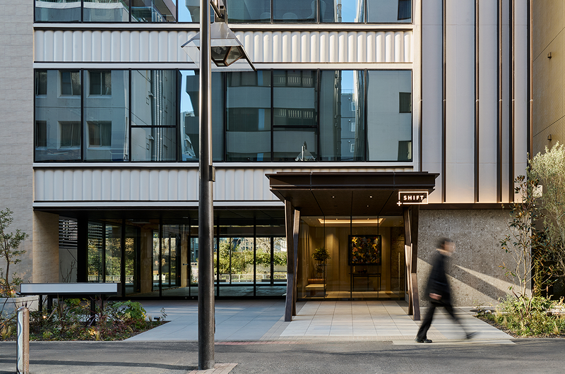 +SHIFT TAMACHI | +SHIFT